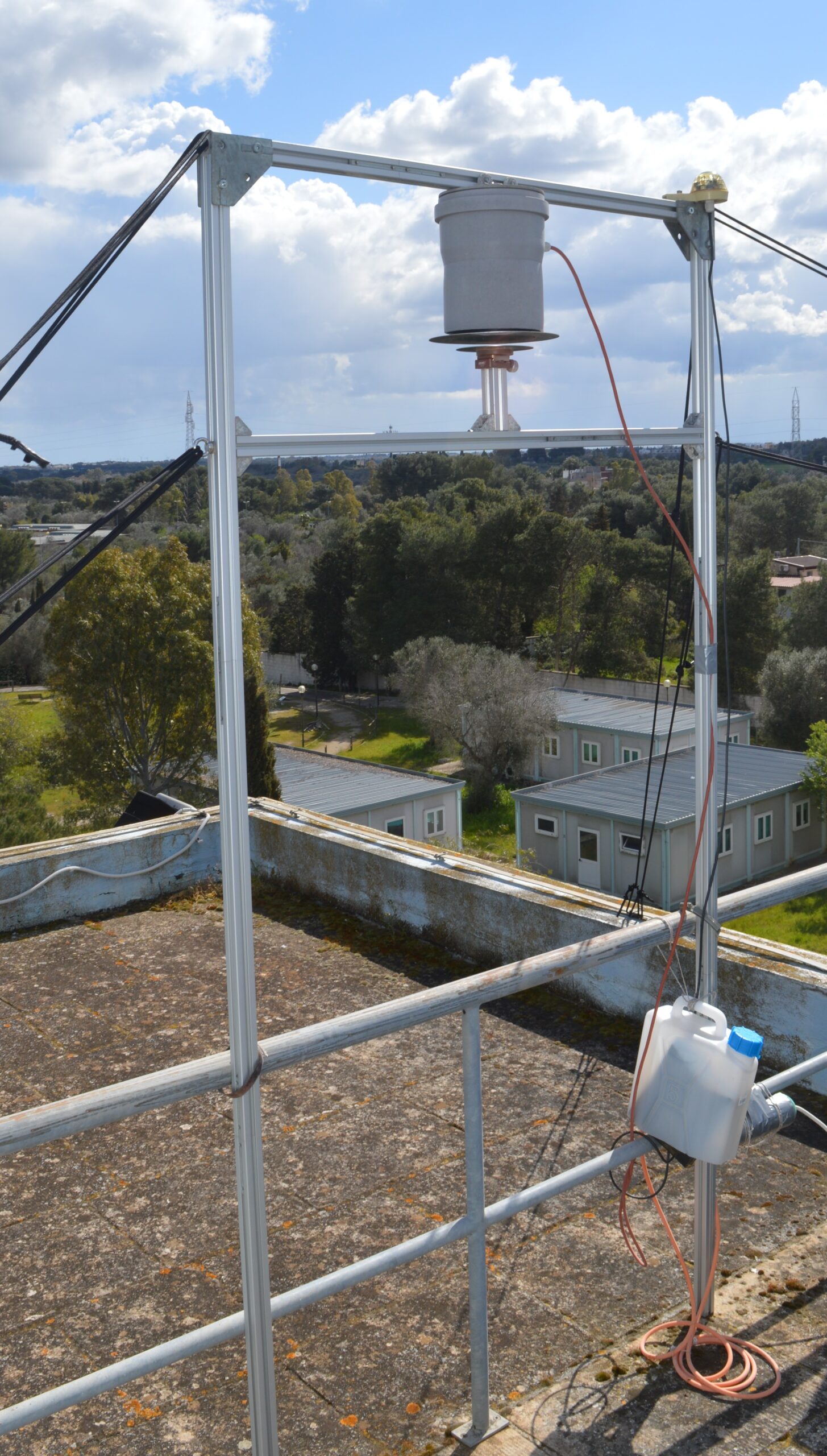 Dry deposition measurement station (X Med-Dry network) - ISAC